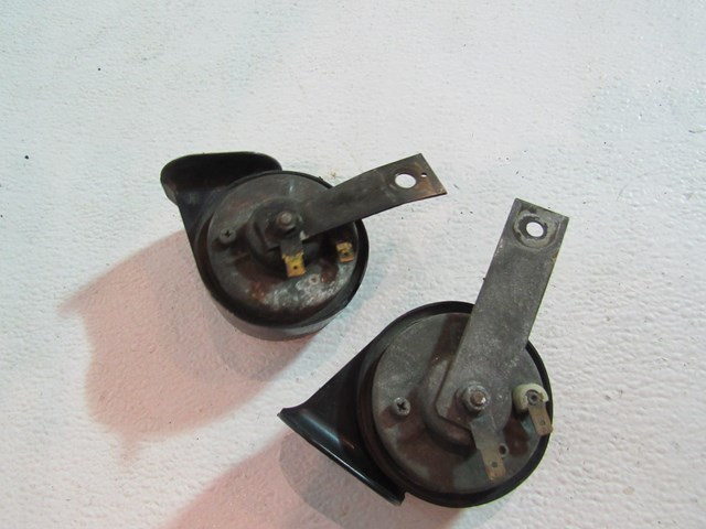 2007 Infiniti G35 Sedan Horn Set in Avon, MN 56310 PB#313270