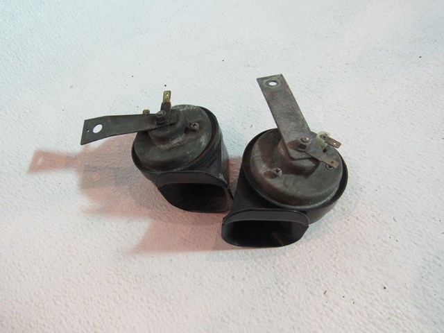 2007 Infiniti G35 Sedan Horn Set in Avon, MN 56310 PB#313270