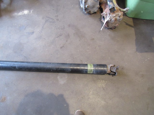 2003 Nissan 350z AT Driveshaft in Avon, MN 56310 PB#315368