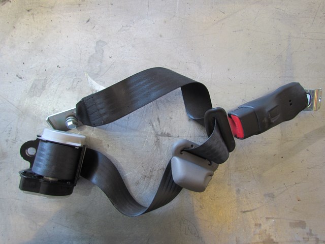 2007 Subaru Forester RH Passenger Rear Seat Belt With Buckle in Avon ...