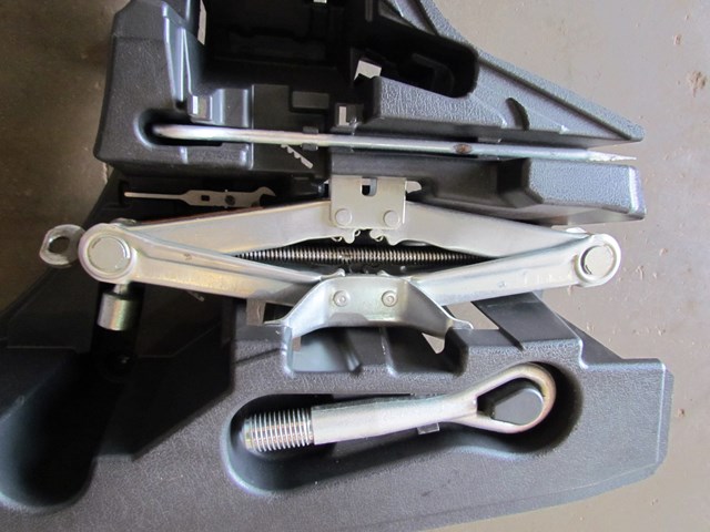 2007 Infiniti G35 Coupe RH Trunk Spacer/Tool Storage. in Avon, MN 56310 ...