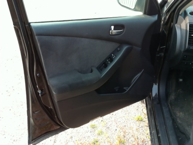 2008 Nissan Altima Front Door Panel in Rockville, MN 56369 PB#266423
