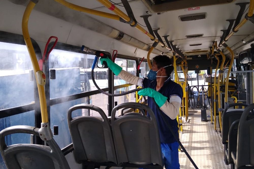 Em Manaus, empresa de ônibus faz lavagem a vapor de frota como ...