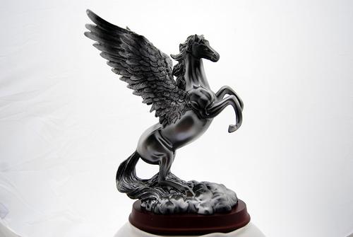 Beautiful Rearing Pegasus Sculpture | usauctiononline.com
