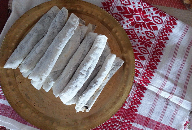 Making Til Pitha For Magh Bihu : IFN