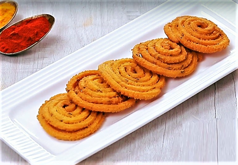 Crispy Cravings? Try This Rice Chakli Recipe : IFN