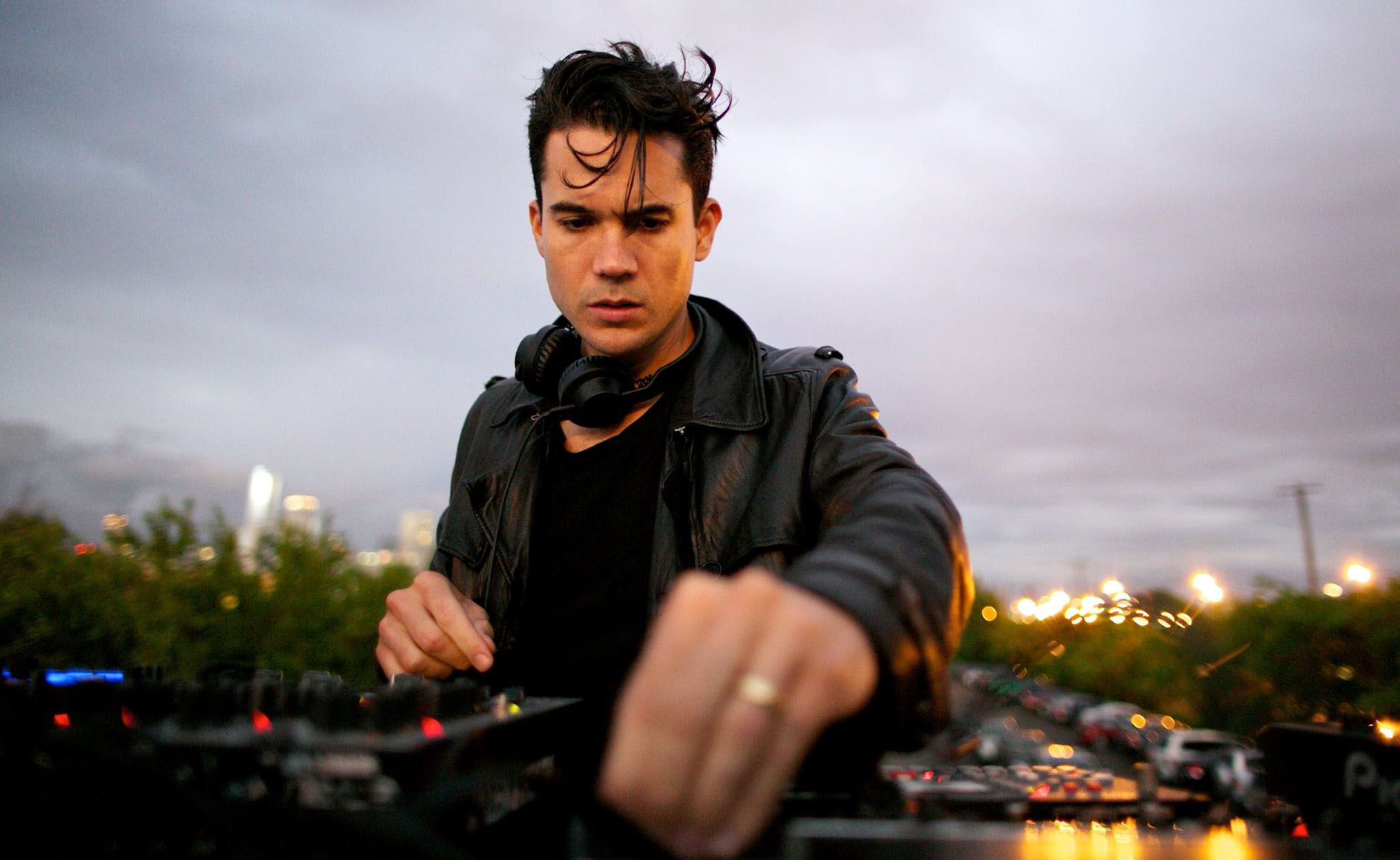 Matthew Dear – Artists