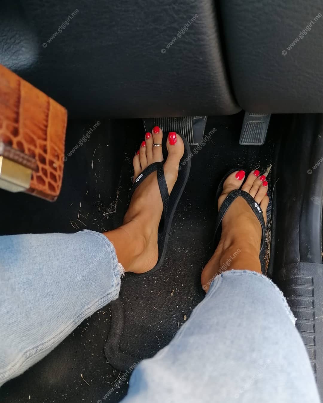 atomictoez | InstaFeetModels