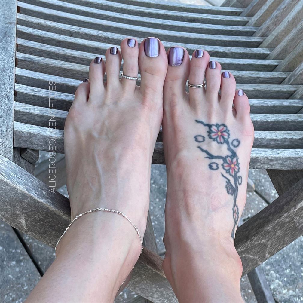 alice_rose_queen_of_toes | Free Live HD Feet Sessions