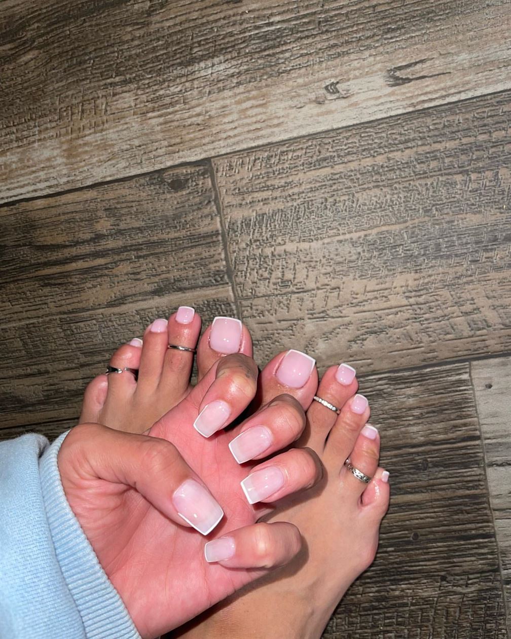 lookmeupbookiiie | Free Live HD Feet Sessions