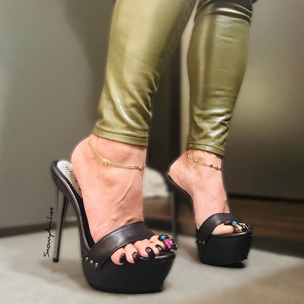 snowyarches | Free Live HD Feet Sessions