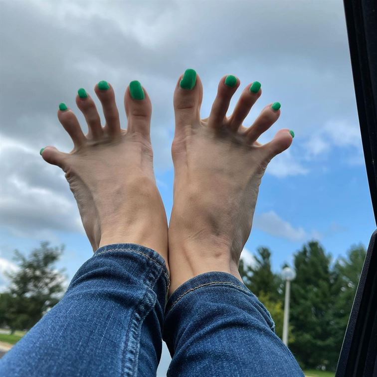 the.toespread.goddess | Free Live HD Feet Sessions