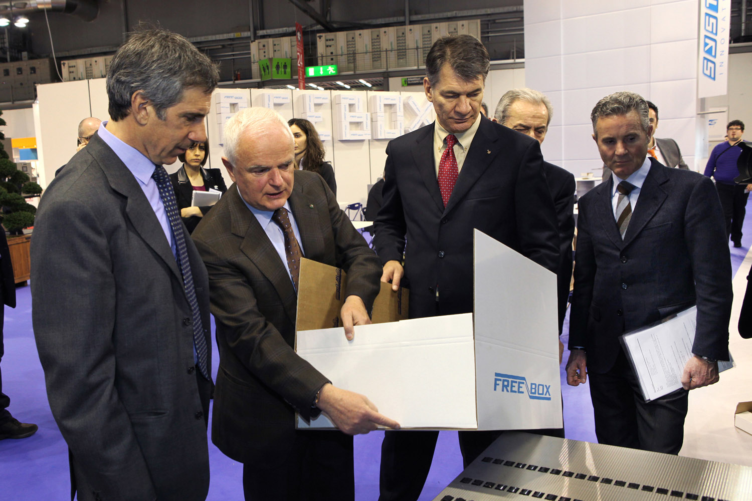 Franco Stefani ha presentato a Milano la novità 2012: Freebox di System ...