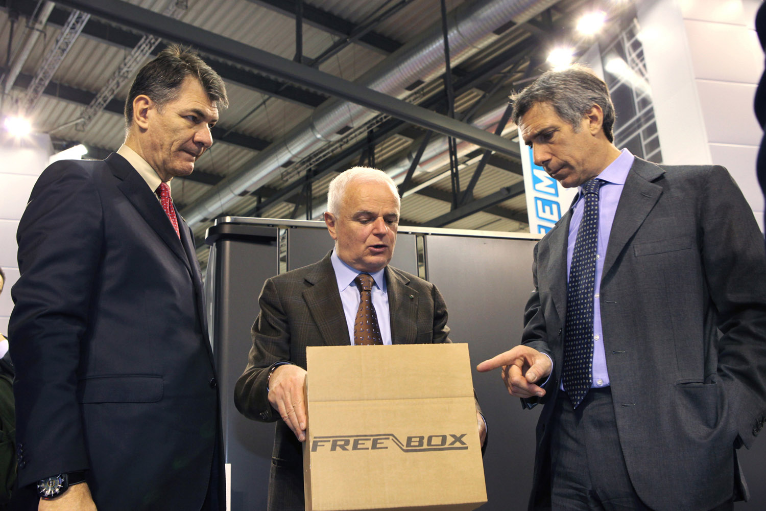 Franco Stefani ha presentato a Milano la novità 2012: Freebox di System ...