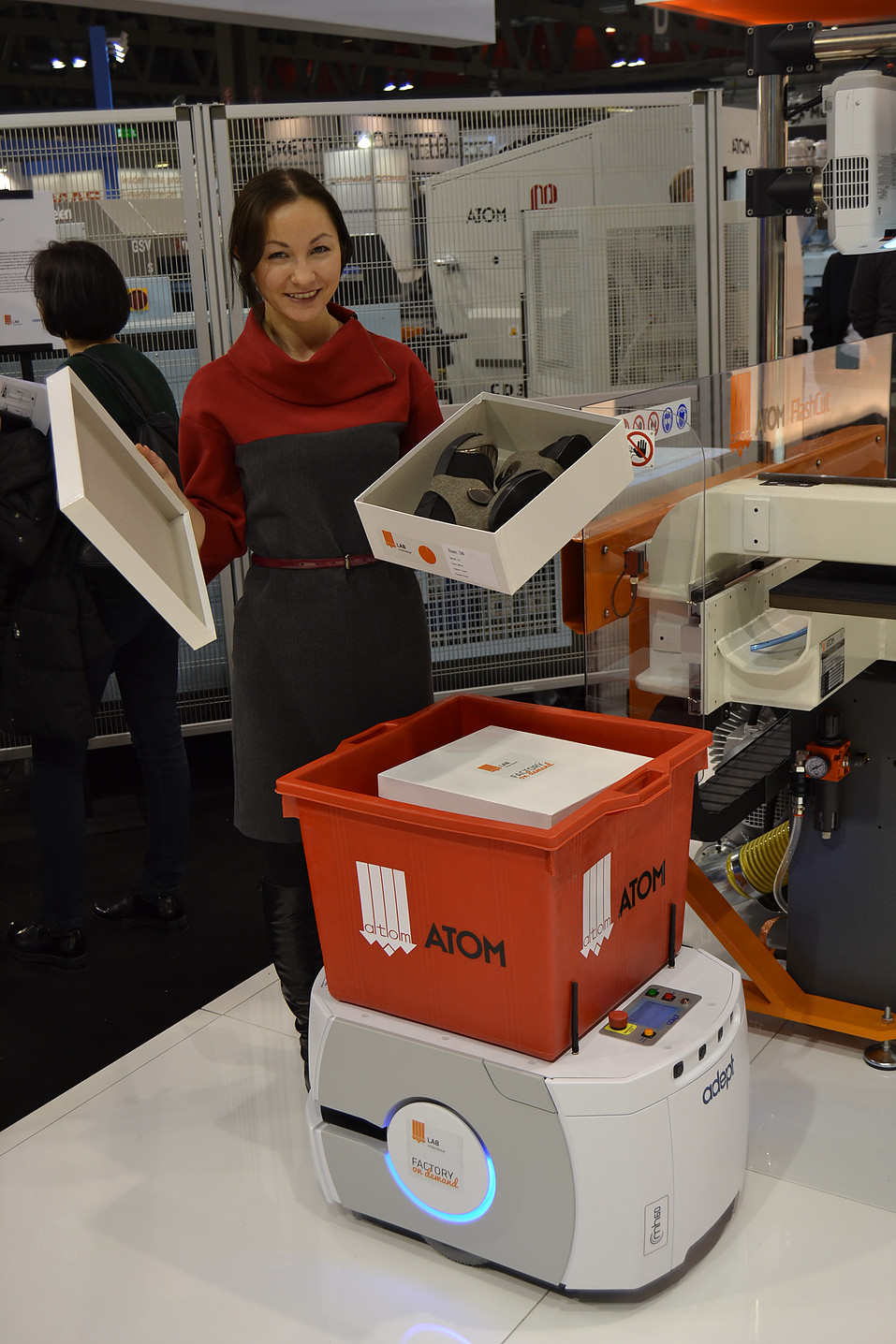 The Store of the Future & the Factory of the Future towards the era of Footwear 4.0: CONNECTED ...