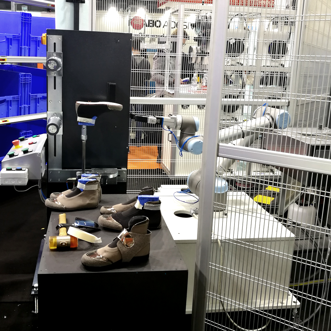 The Store of the Future & the Factory of the Future towards the era of Footwear 4.0: CONNECTED ...