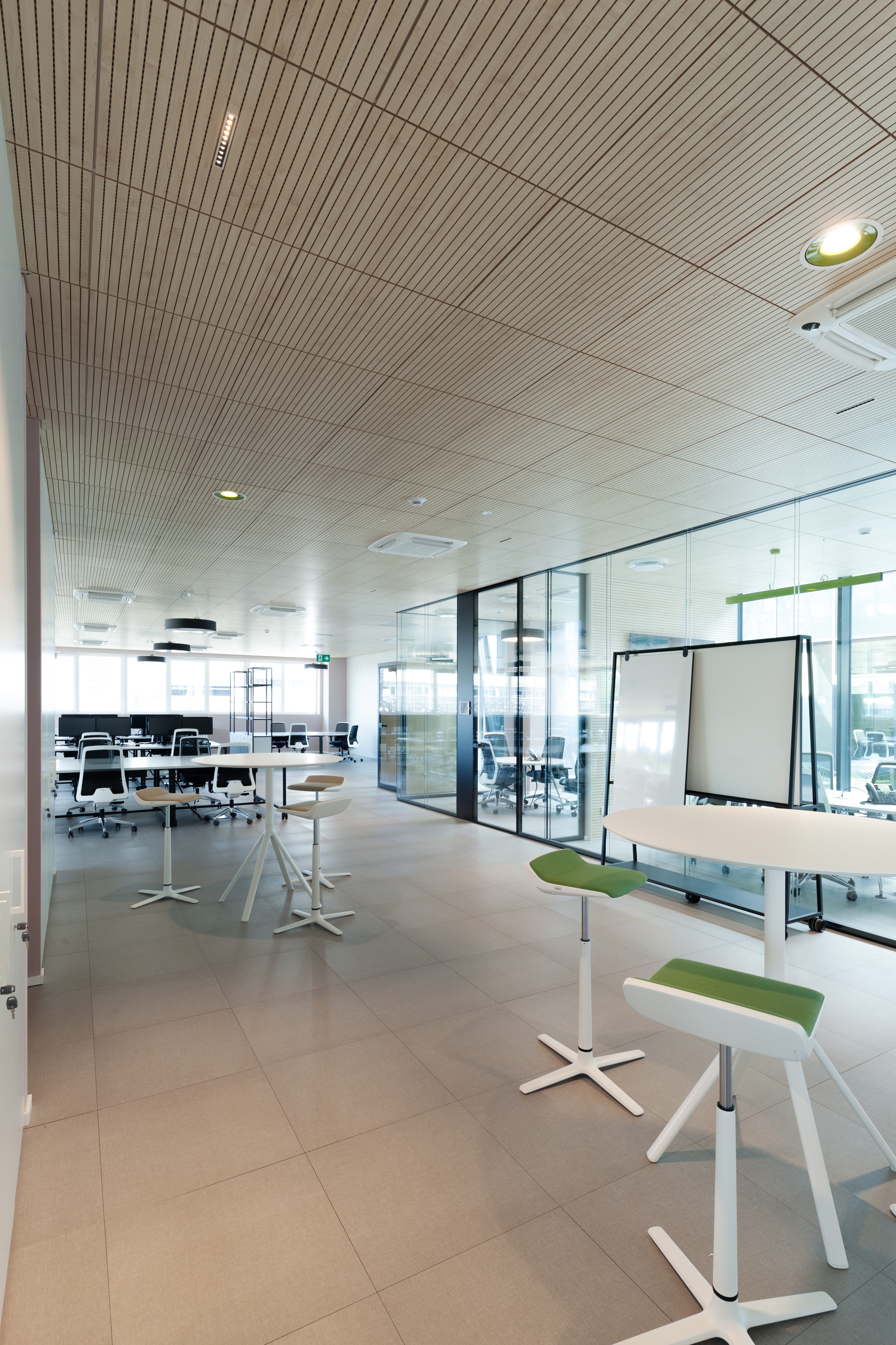 Elmec inaugura l'Innovation Center "intelligente" e sostenibile ...