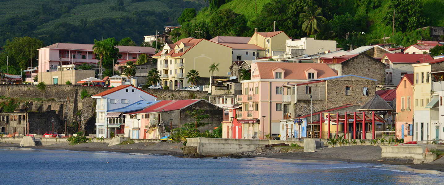 Vacation Deals From Montreal to Fort de France | itravel2000.com