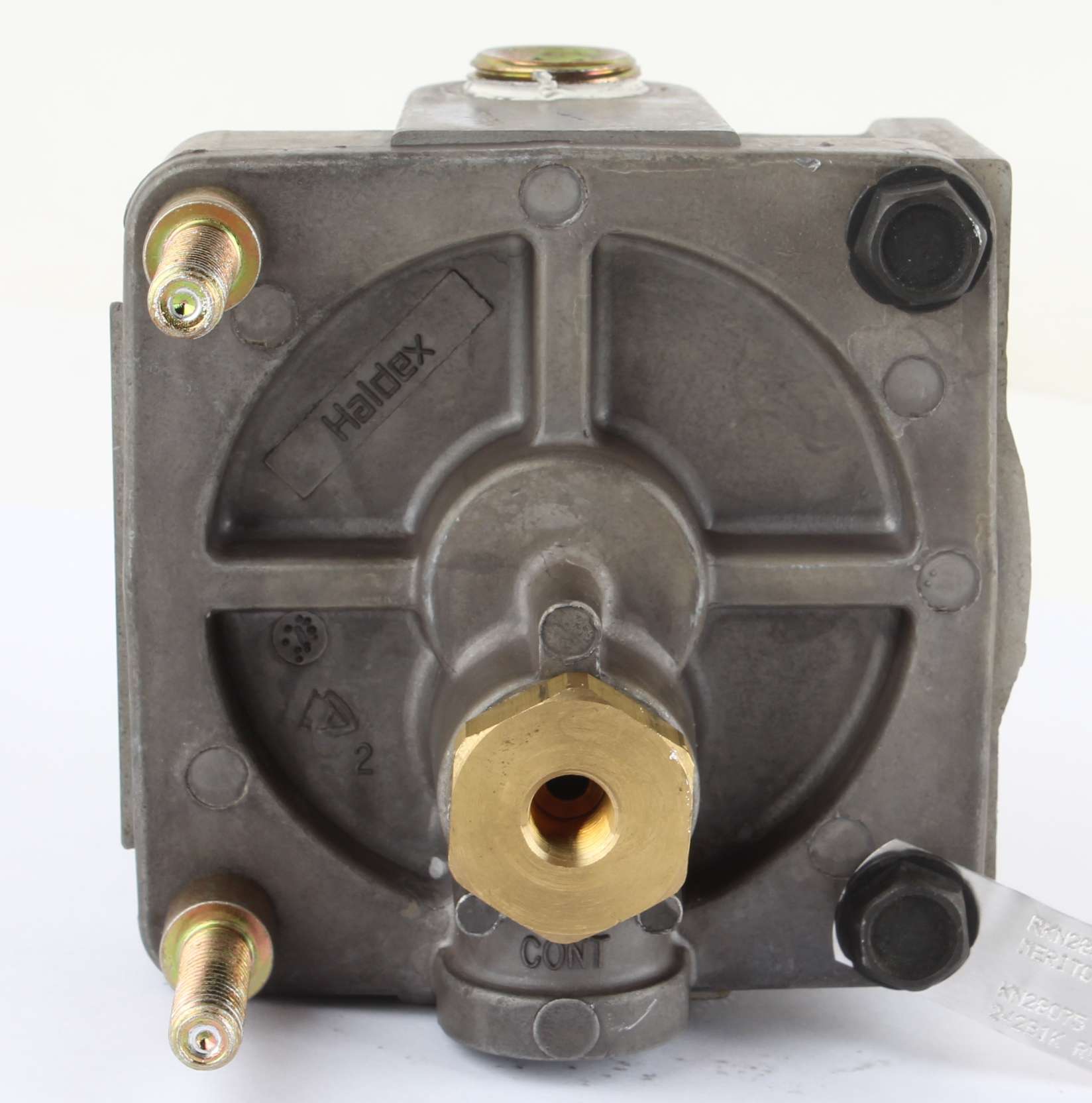 8235-RKN28075 from MACK - AIR BRAKE RELAY VALVE