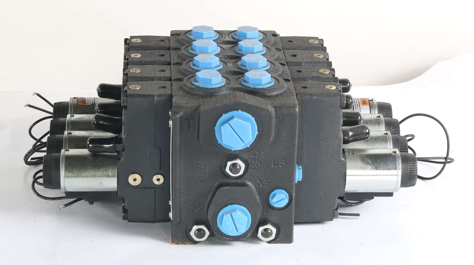 CMX100SESSSSFNU25CPN464 from DANFOSS - EATON - VICKERS - 4 STACK ...