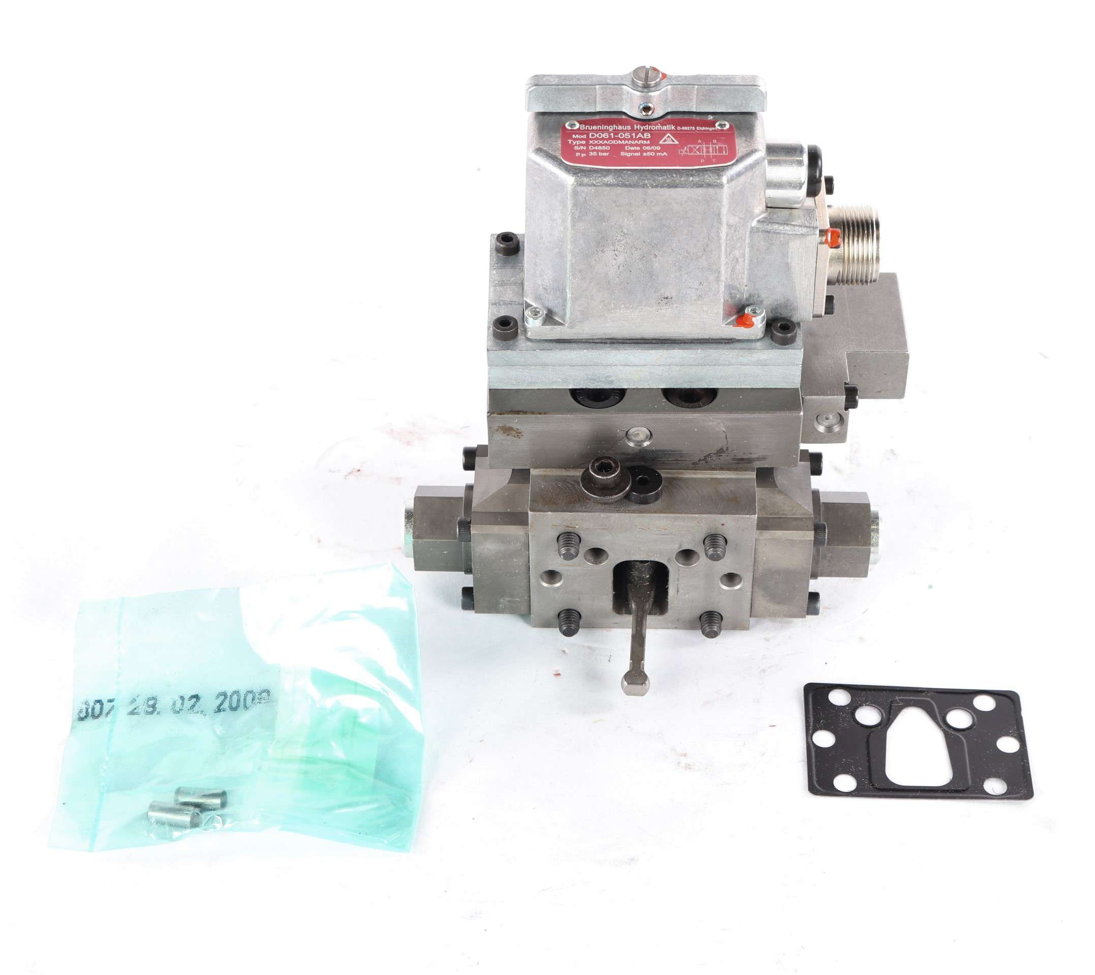 D061-051AB from REXROTH - SERVO VALVE
