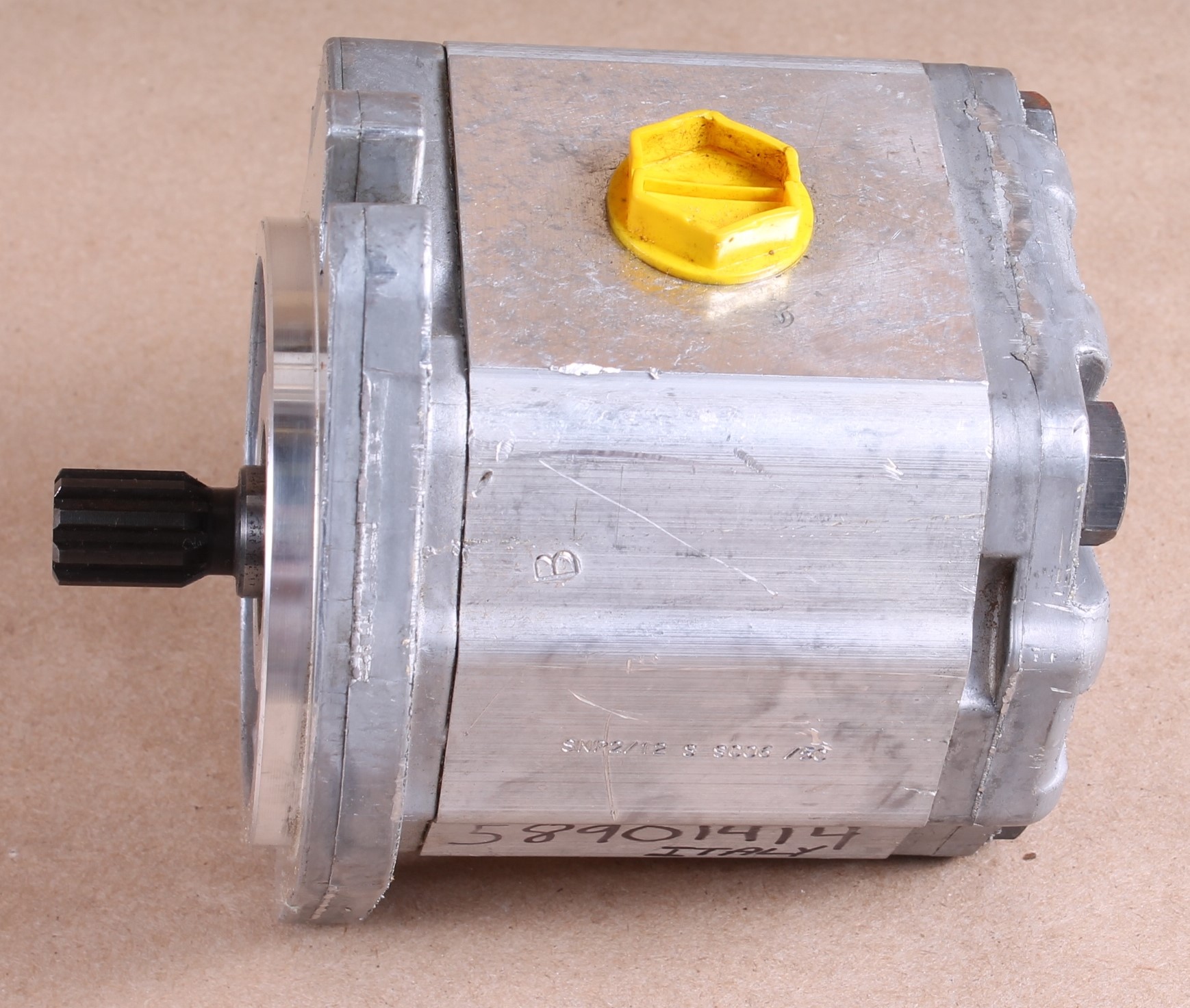 SNP2/12SSC06/5C from SUNDSTRAND - GEAR PUMP