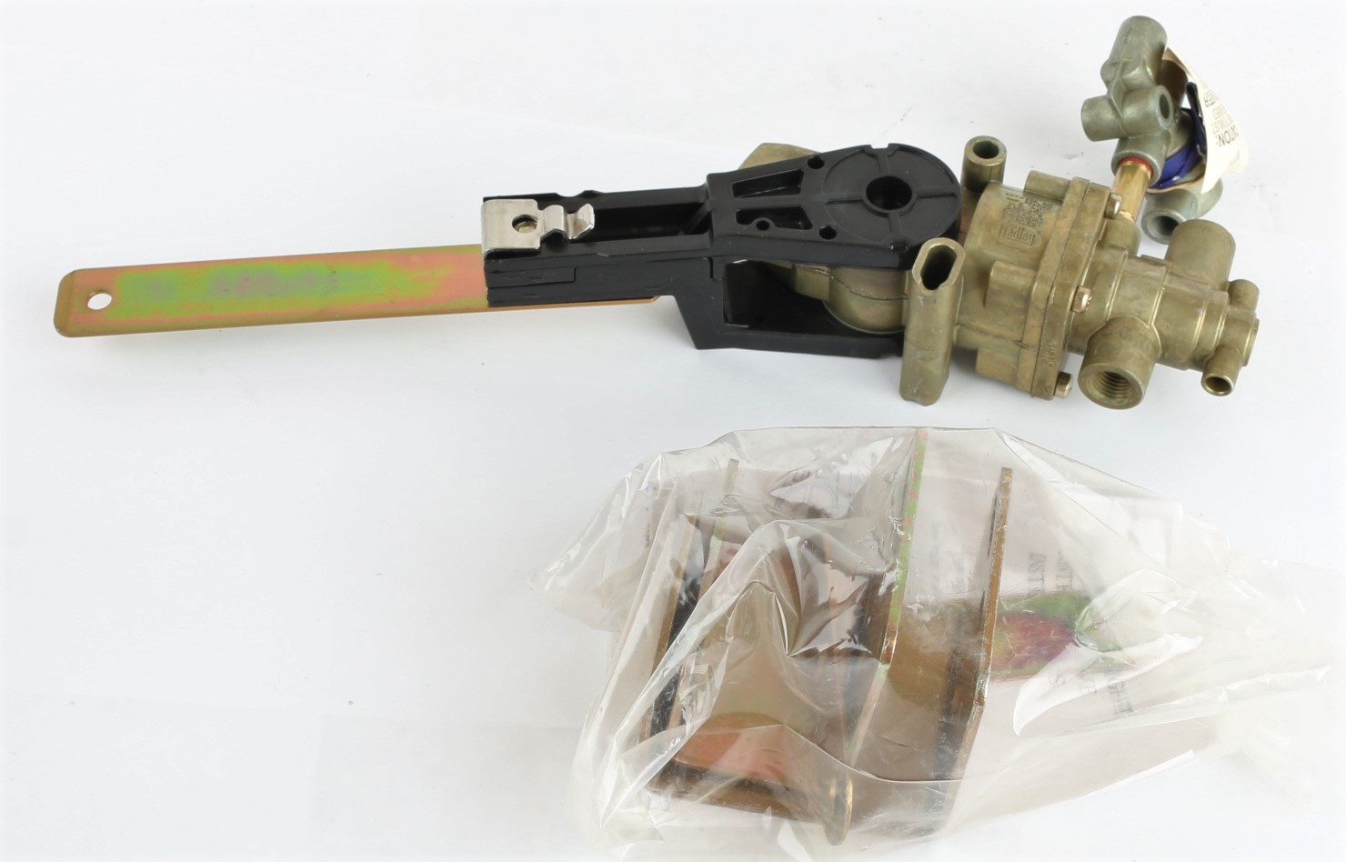 H00500CW from HADLEY - HEIGHT CONTROL VALVE & BRACKET KIT
