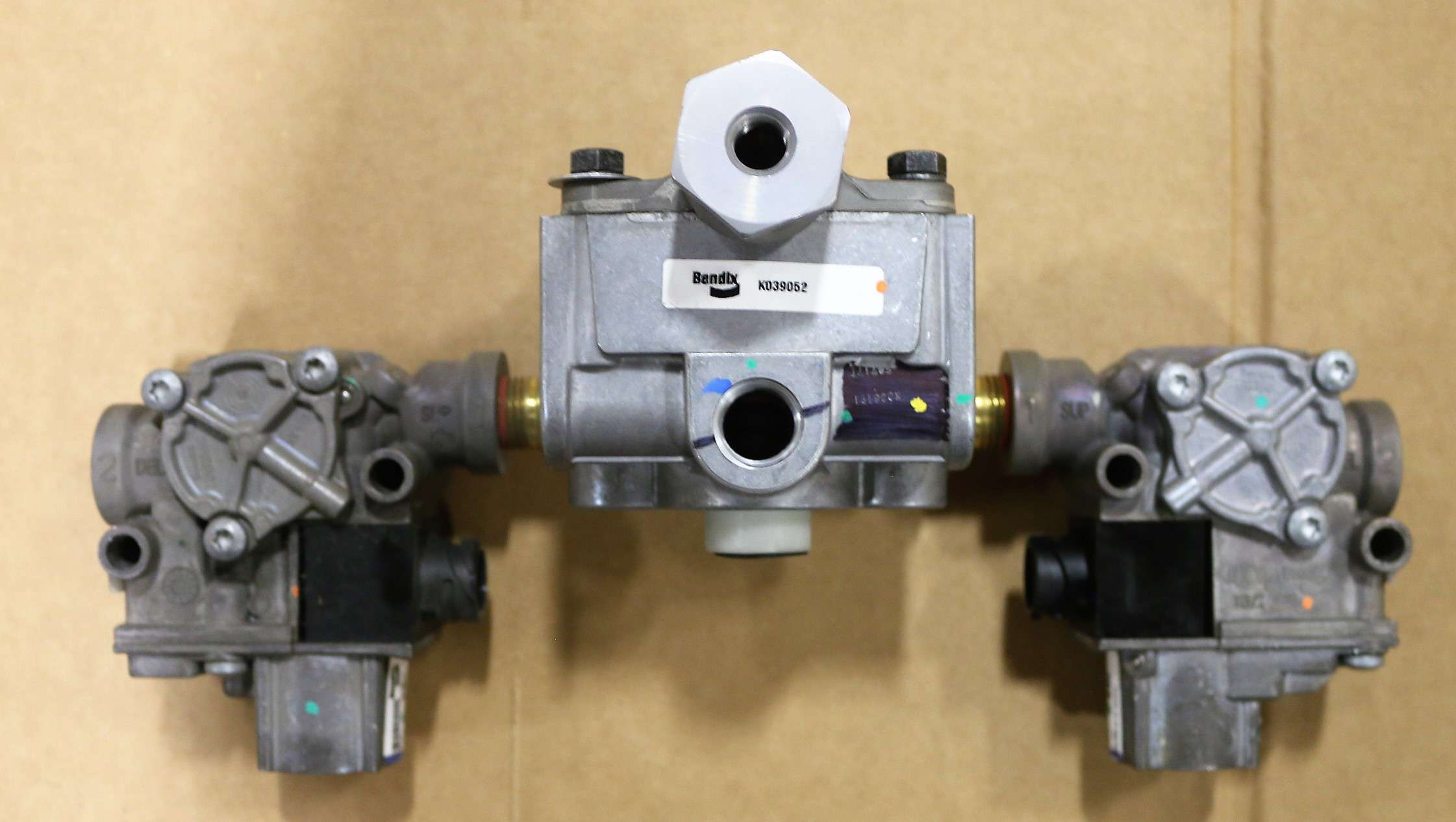 K039052 from BENDIX - BRAKE VALVE MODULE ASSEMBLY W/O ATC