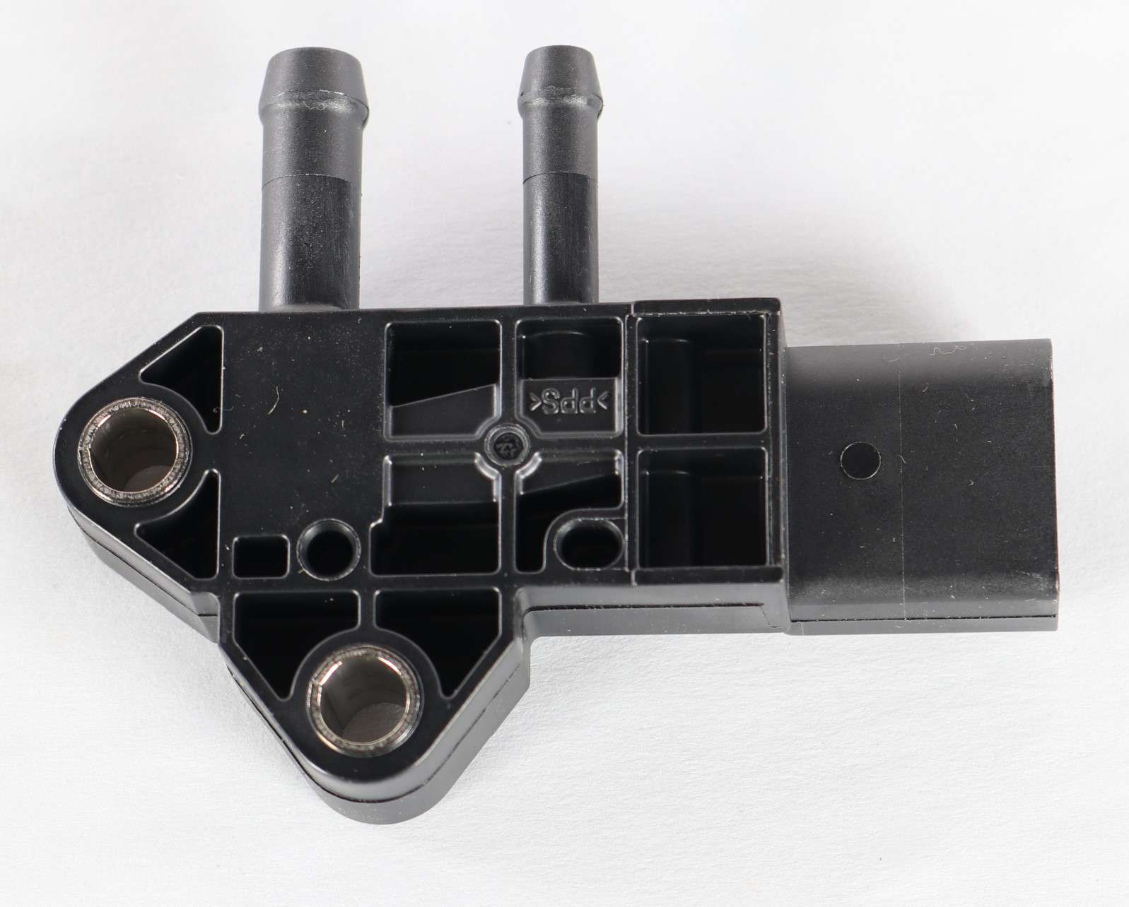 1J520-18601 from KUBOTA - INTAKE AIR PRESSURE SENSOR