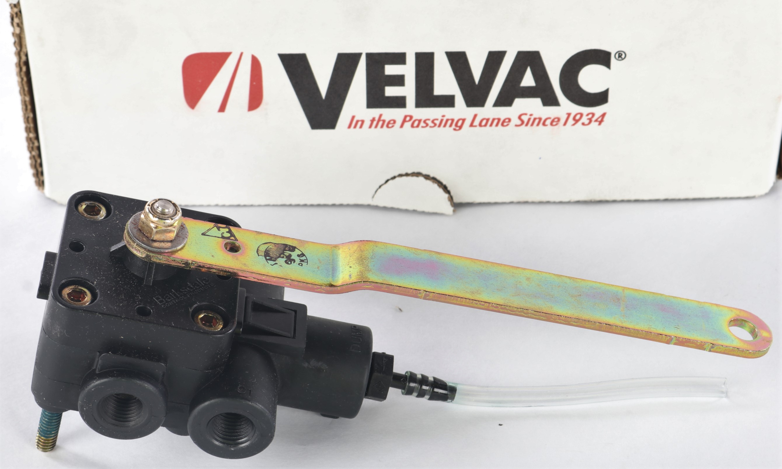 034126 from VELVAC - VALVE HEIGHT CONTROL W/DUMP 1/4IN NPT PORT