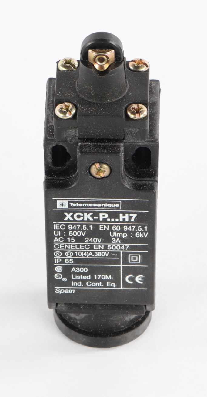 XCK-P…H7 from IRON WING SALES INVENTORY - AC 15 240V 3 AMP LIMIT SWITCH