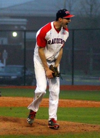 Conor Angel : jeu blanc et 9 retraits sur des prises ...