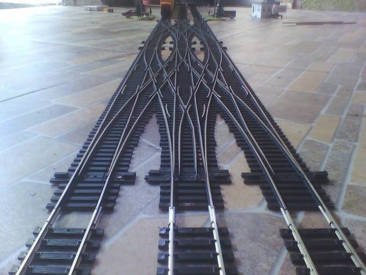 Triple crossover in HO...posting here because it may interest N scale ...