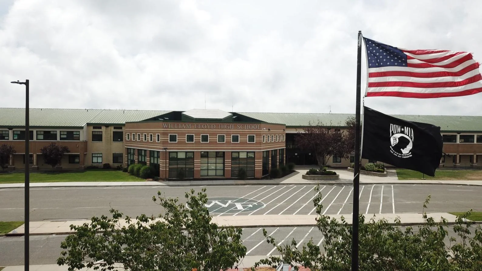 William Floyd High School names Class of 2026 valedictorian and ...