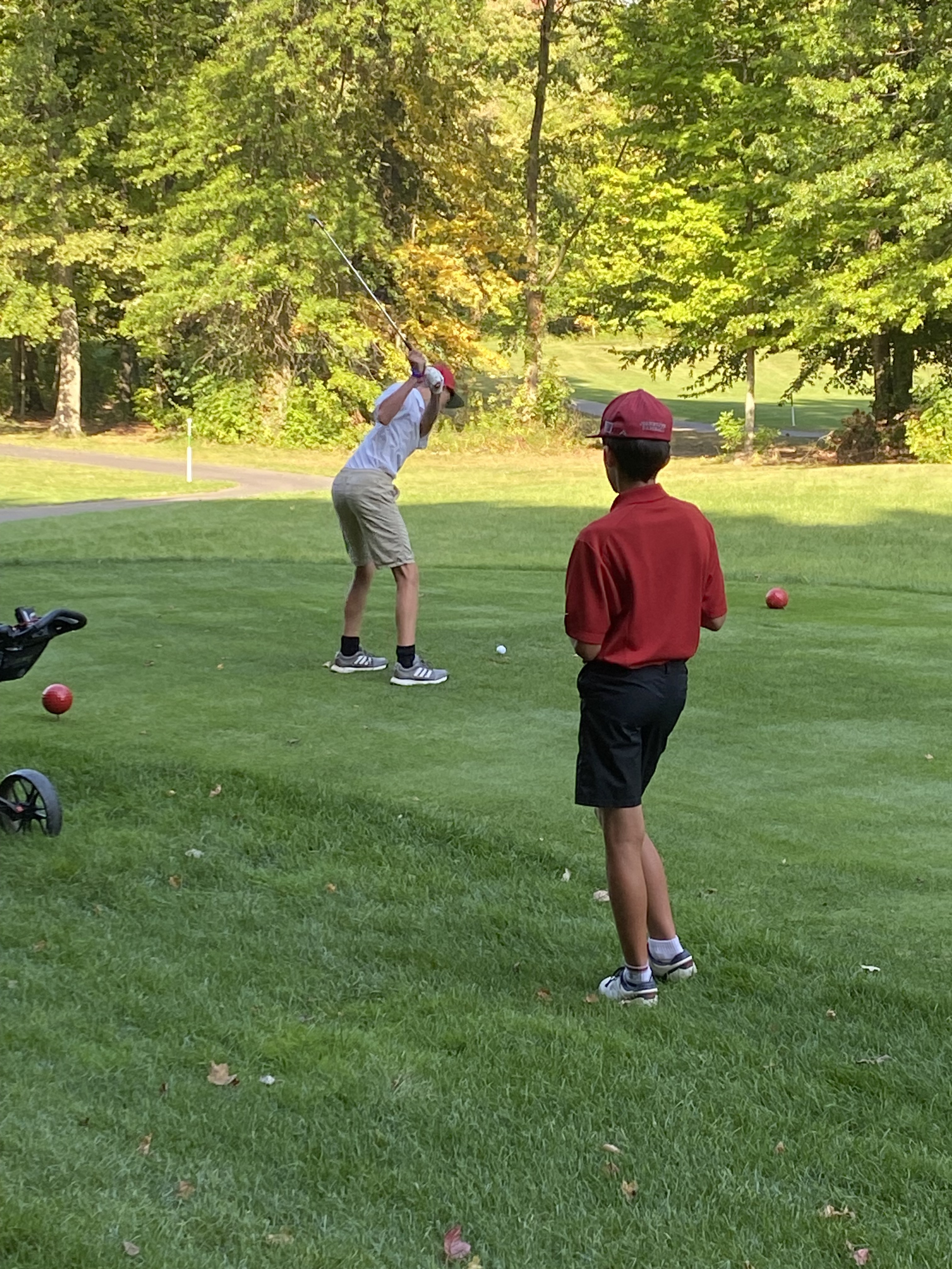 Utica Junior High golf team captures moments in matches | Mount Vernon News