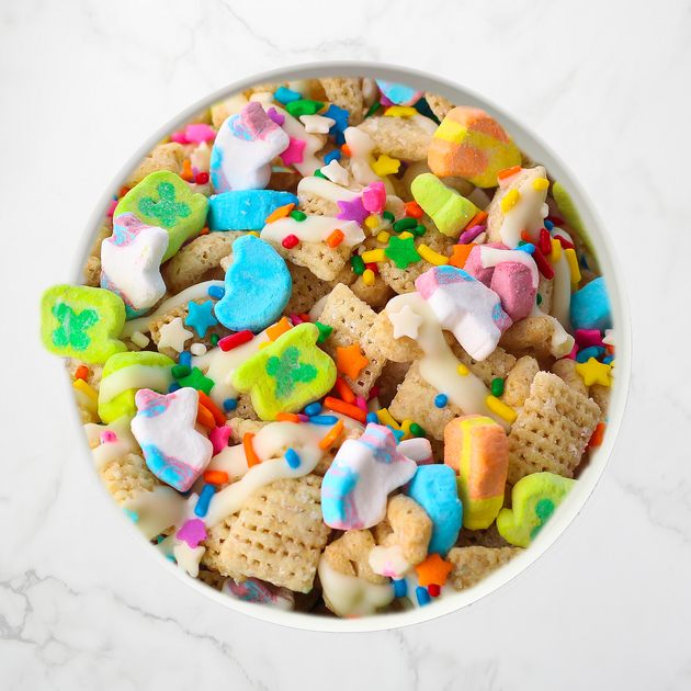 Homemade Unicorn Lucky Charms Chex Party Mix | Snack Mix
