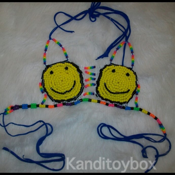 Smiley face kandibra by KandiToYBoX - Kandi Photos on Kandi Patterns