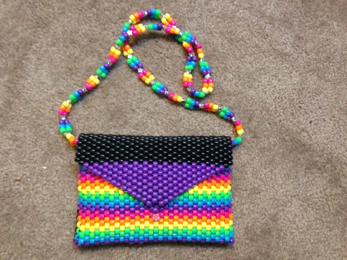 Kandi purse by PyonPyon - Kandi Photos on Kandi Patterns