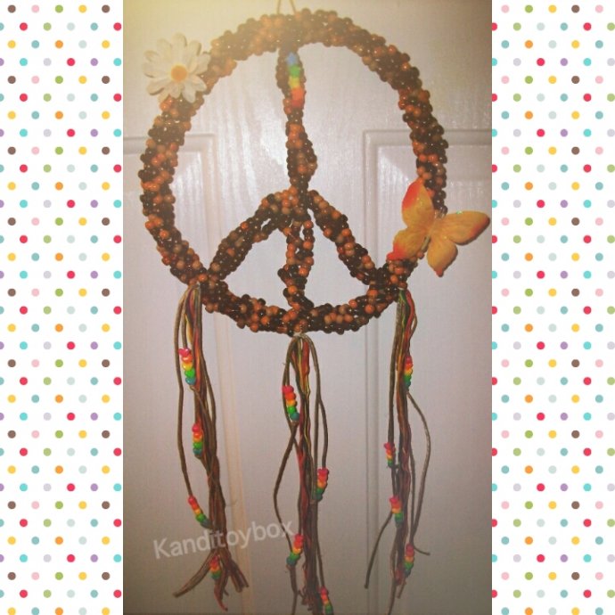Kandi peace sign by KandiToYBoX - Kandi Photos on Kandi Patterns