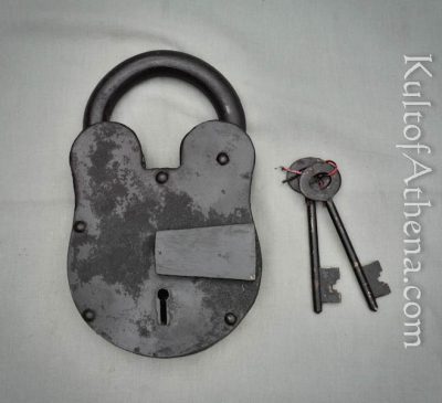 Giant Medieval Iron Padlock - Kult of Athena
