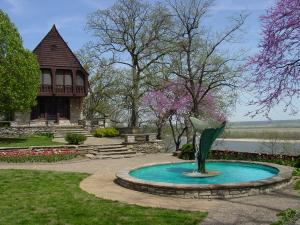 Bee Tree Park - St. Louis County Park | Kids Out and About St. Louis