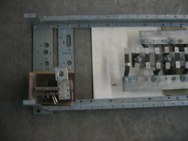 Square D 7 Breaker 3 Phase Distribution Panelboard BusBar Bus Bar