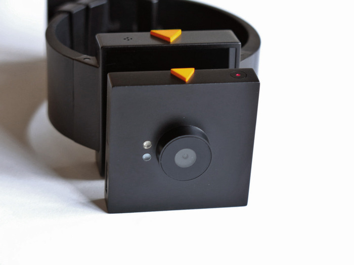 MADICE SMART PAIR- World's First Pair of Smartwatch & Smartcamera ...