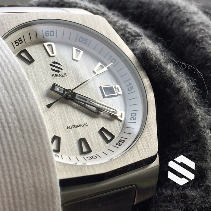 Seals Watch Company – An all American tool watch | Winding Up Time