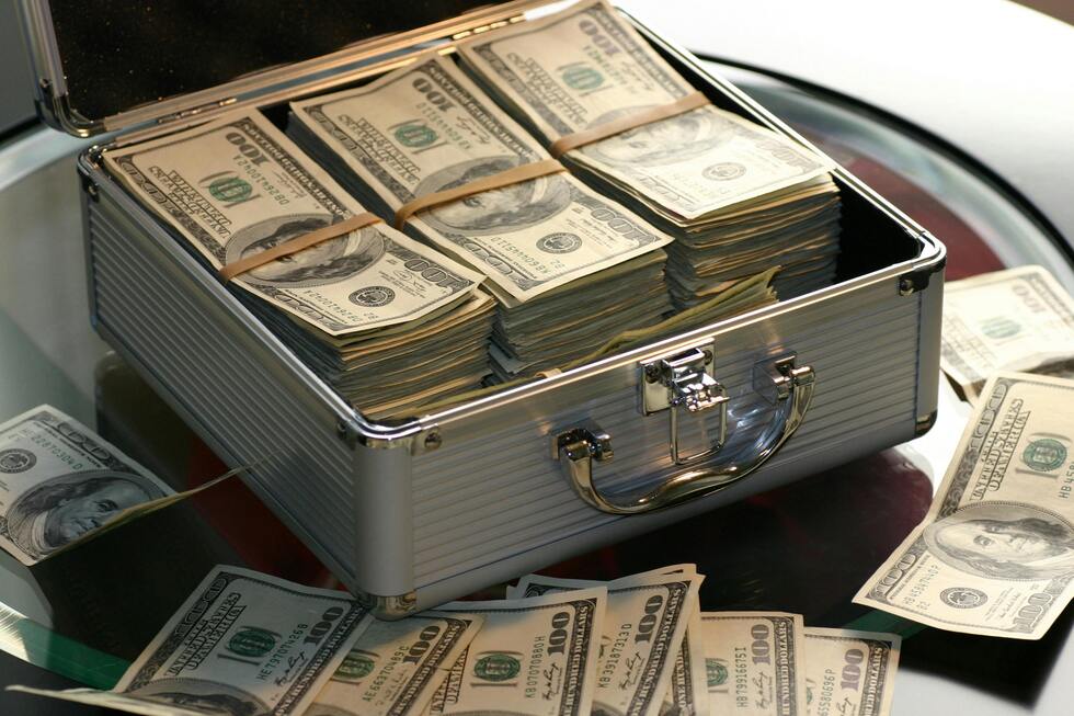Understanding IRS Form 8300: Cash Transaction Reporting Requirements ...