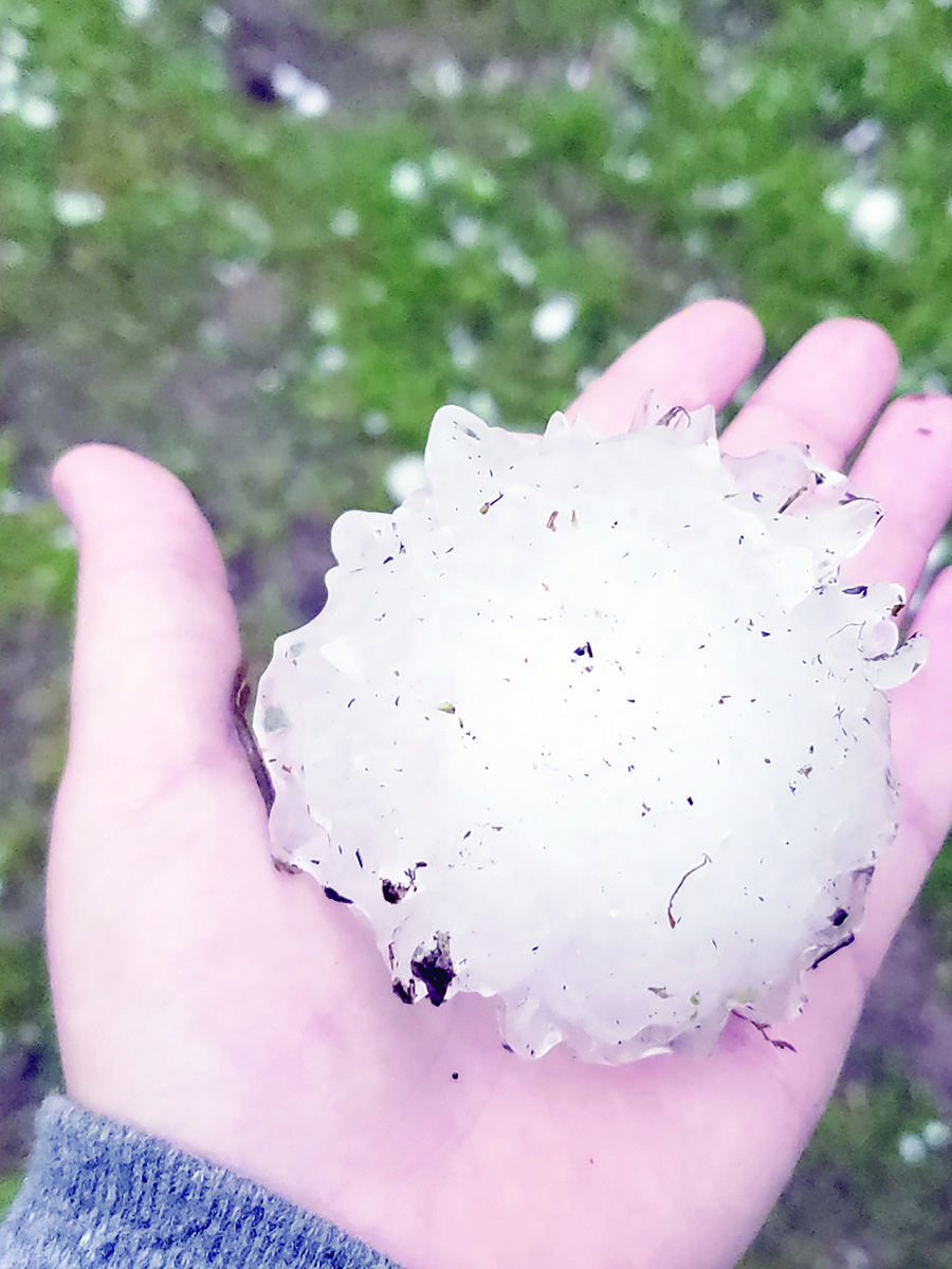 Hail storms pelt east Texas