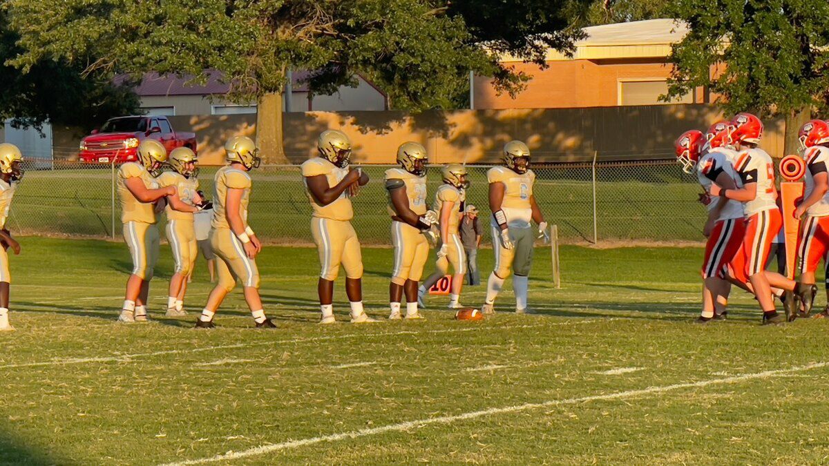 Pilots drop 2022 season opener to Gleason Bulldogs