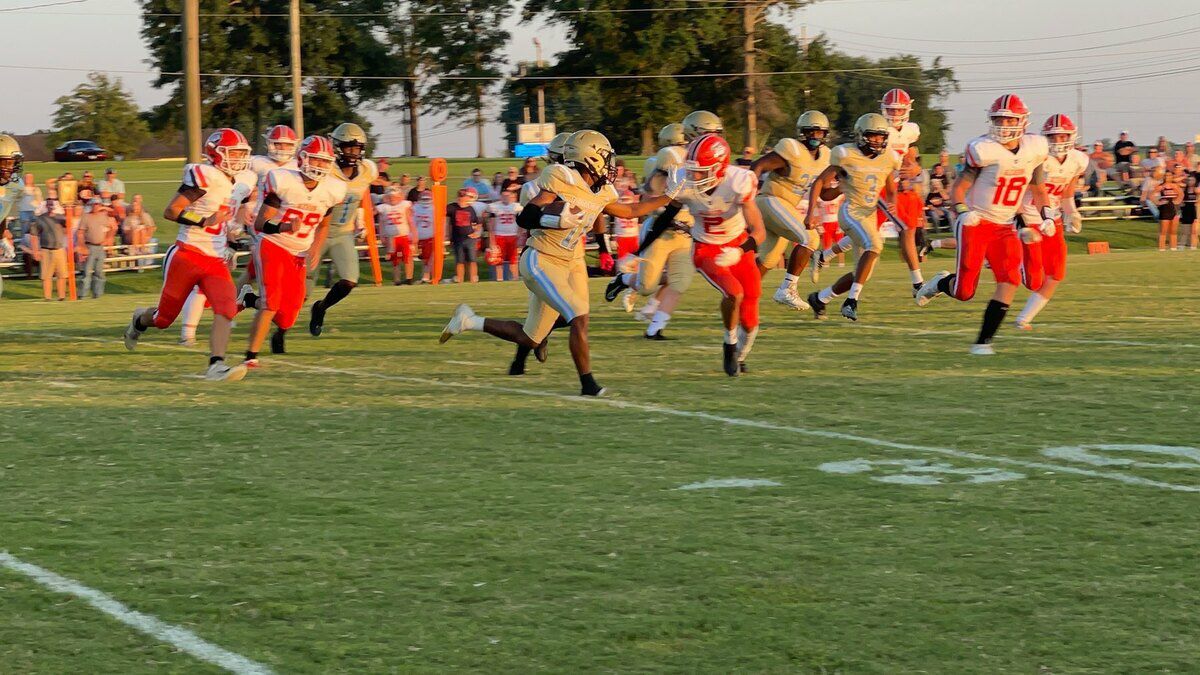 Pilots drop 2022 season opener to Gleason Bulldogs