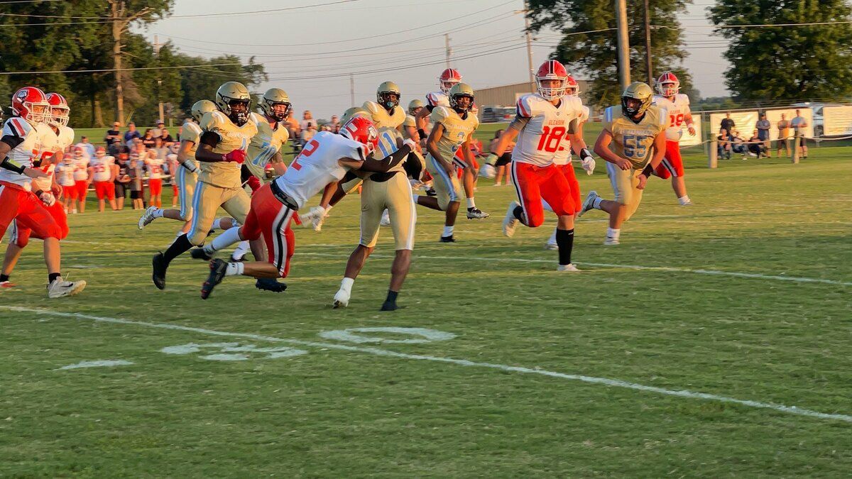 Pilots drop 2022 season opener to Gleason Bulldogs