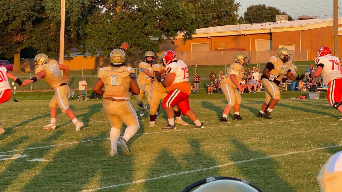 Pilots drop 2022 season opener to Gleason Bulldogs